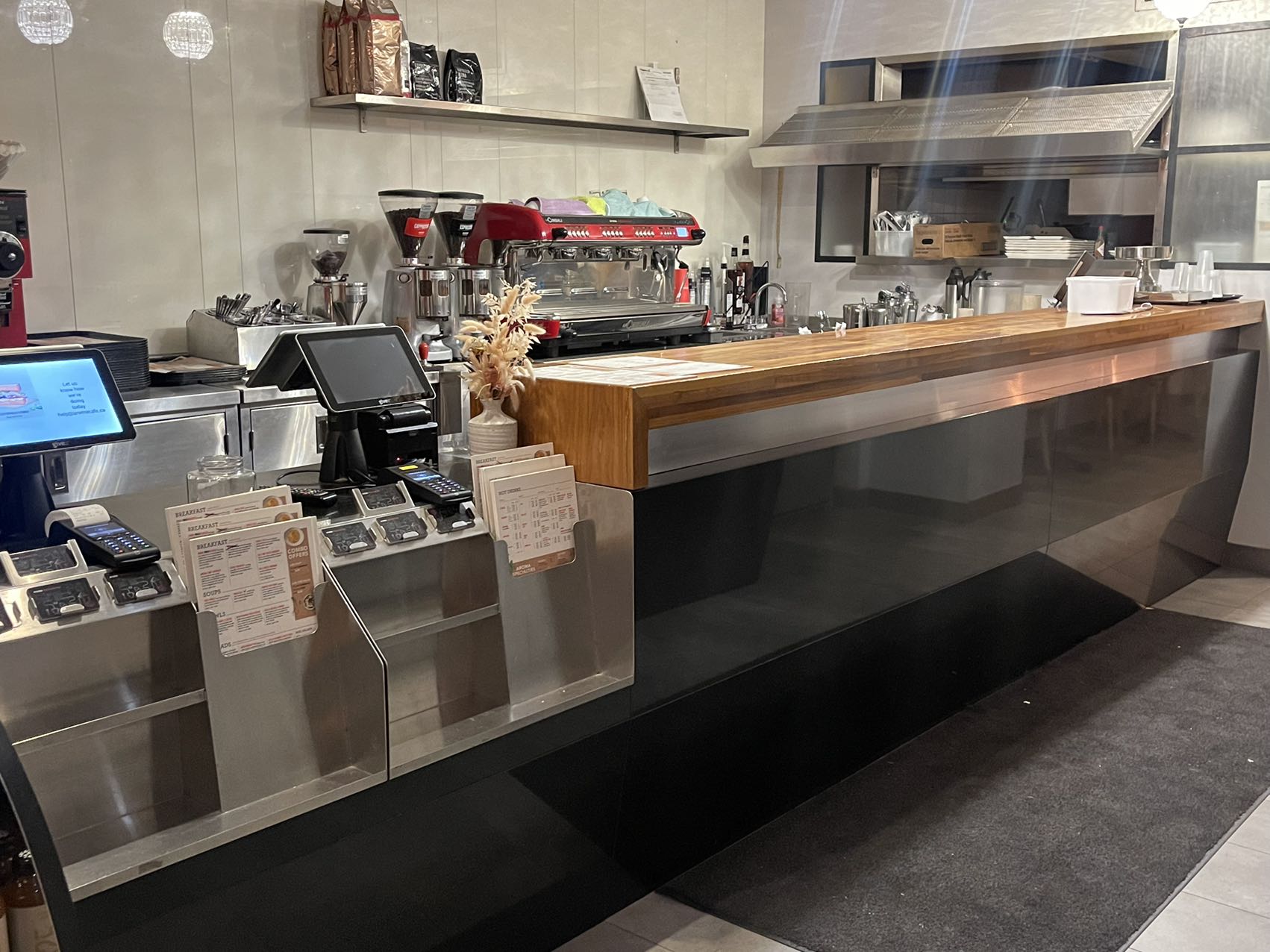 High End Cafe and Kitchen Auction – LIQUIDATORZ